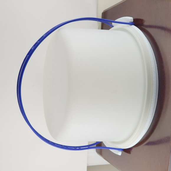 Tupperware | Kitchen | Tupperware Cake Taker Carrier With Blue Handle ...